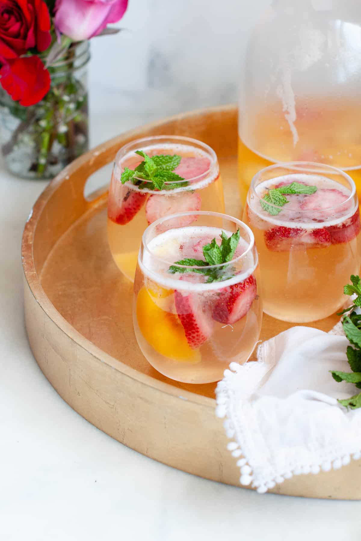 How to serve sangria at a wedding | Beachweddingtips.com